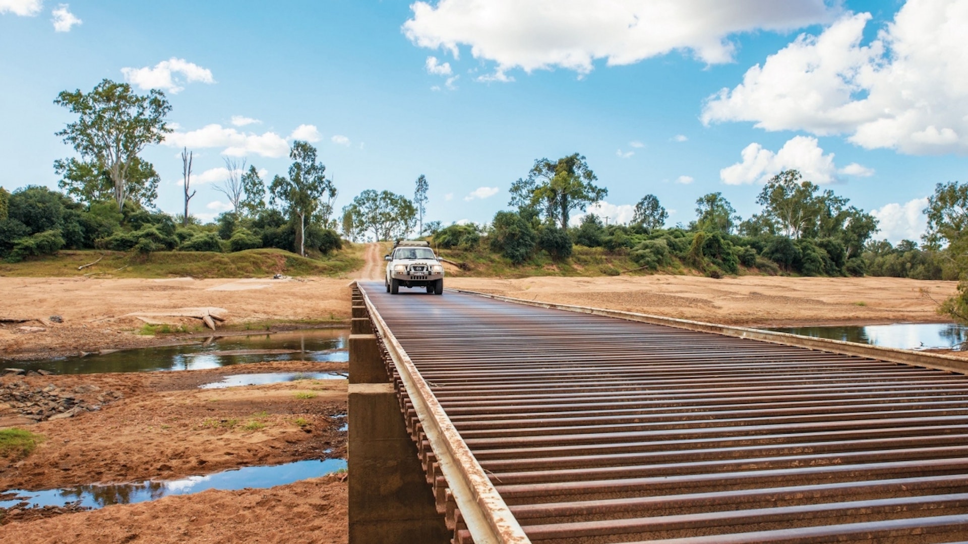 Driving The Overlander's Way From Townsville To Mt Isa - Isa Hotel