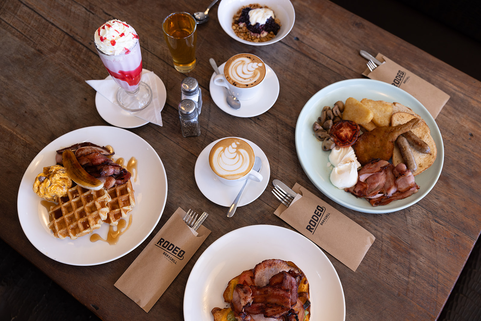 Breakfast at the Isa Hotel's Rodeo Bar & Grill - Isa Hotel